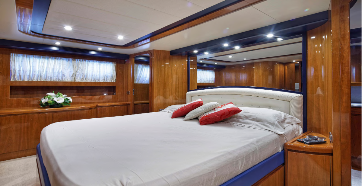 Sleeping on a boat: space and atmosphere